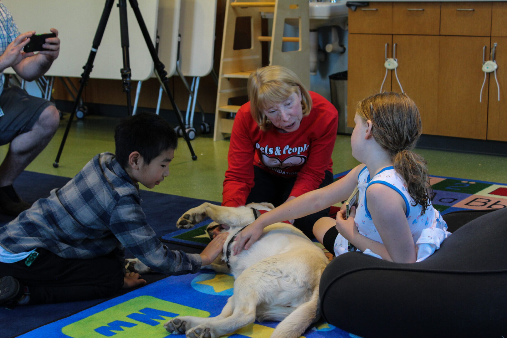 Therapy Dogs Help with Stress of Reading for Kids at the Watertown Free ...